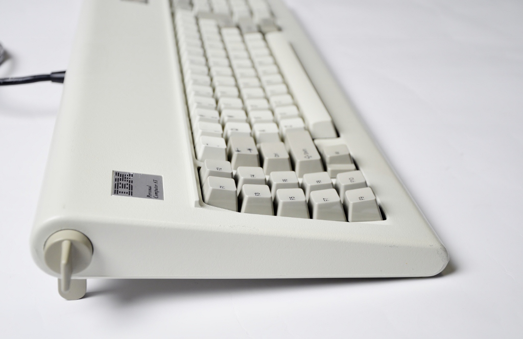 IBM PC AT original keyboard + original box – ClickyKeyboards