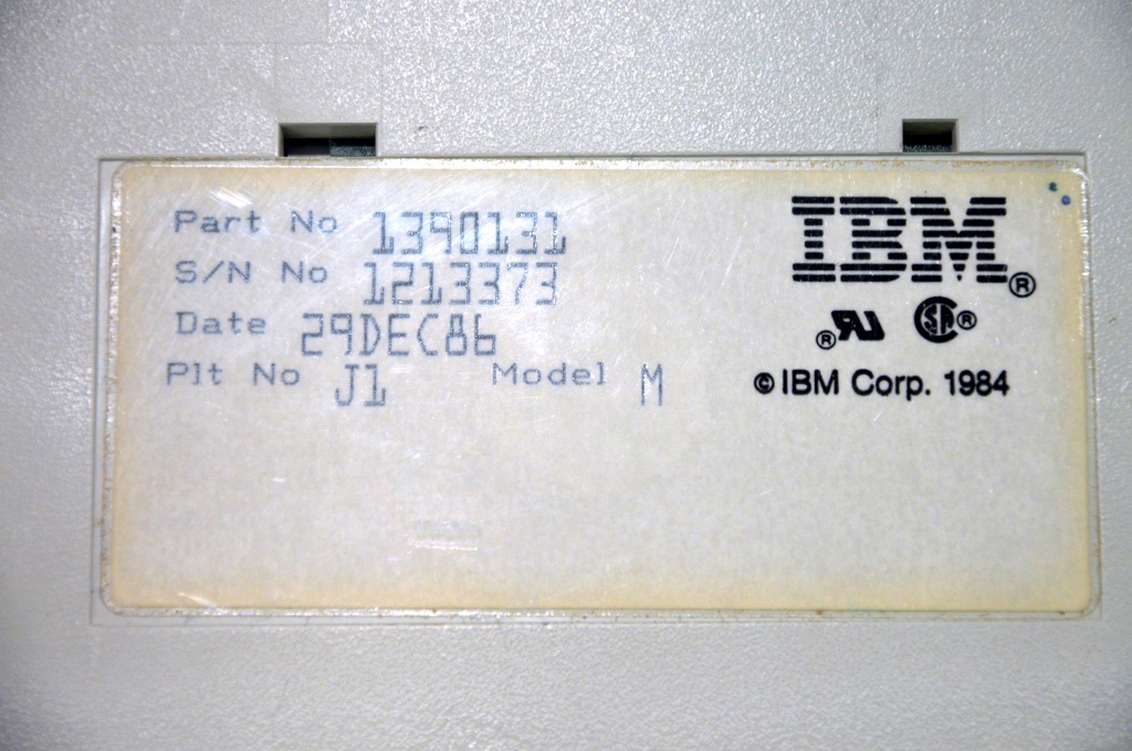 1986 IBM model M (1390131) Made by IBM 29 DEC 86 – ClickyKeyboards