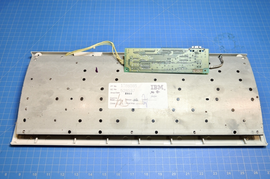 1988 IBM model M (1390131) Made by IBM 06 APR 88 + extra long SDL to ps ...