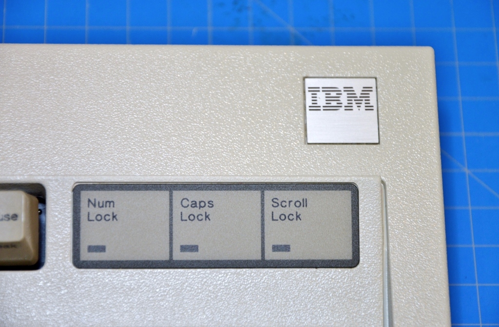 1988 IBM model M (1390131) Made by IBM 16 SEP 88 + extra long SDL to ps ...
