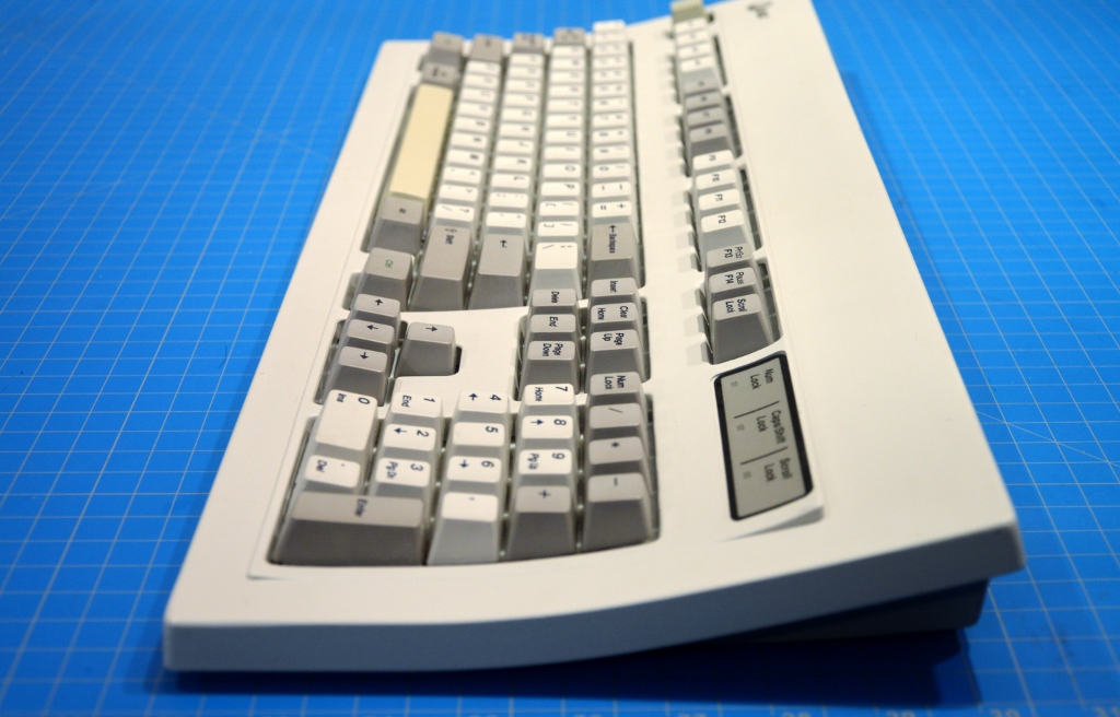 1990 AT&T buckling-spring keyboard 06-19-1990 – ClickyKeyboards