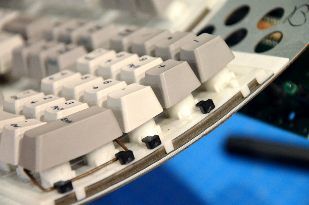 1990 AT&T buckling-spring keyboard 06-19-1990 – ClickyKeyboards